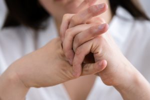 Does Cracking Your Knuckles Cause Arthritis? - Healthcare Associates of ...